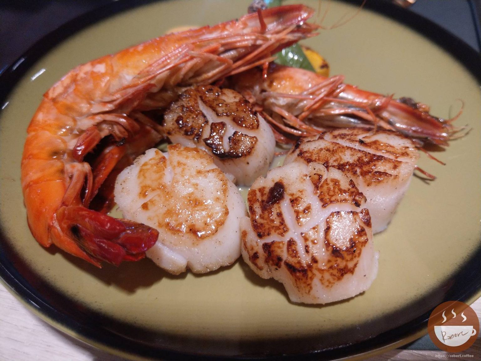 旭集|(旭集A13遠百信義店)超難訂位的高級日料吃到飽，超大干貝鮮甜生魚片一直吃不會停 - Robert Coffee